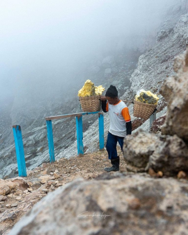 Mount Ijen hike from Bali | The Ultimate Ijen Crater Hike Guide